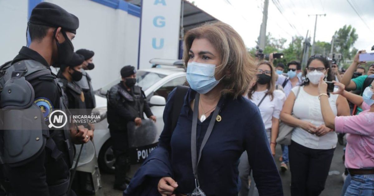 Univisión se pronuncia ante amenazas hacia su corresponsal María Lilly ...