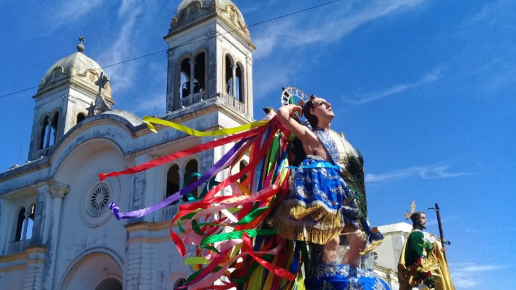 El arte de fabricar las máscaras de los bailes tradicionales de ...