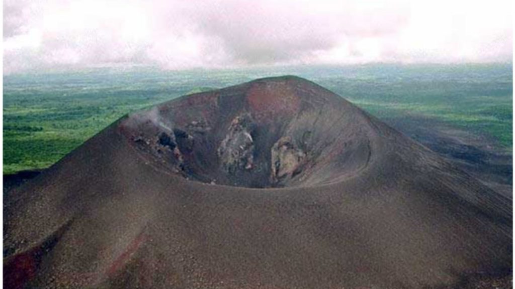 Entre poderosos retumbos. Así nació el Cerro Negro, el volcán más joven ...