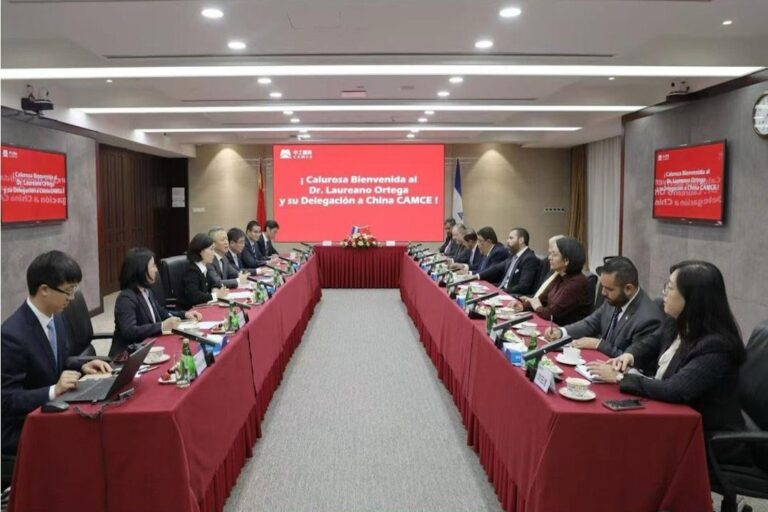 China recibe al China recibe al